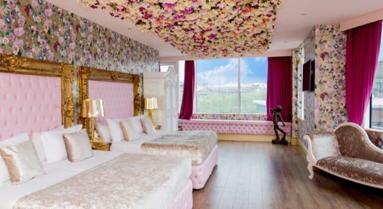 Best Hen Party Houses in Liverpool | 2024 | Plan The Hen