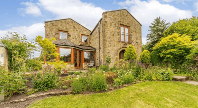 Hen Party Houses With Hot Tubs | Plan The Hen